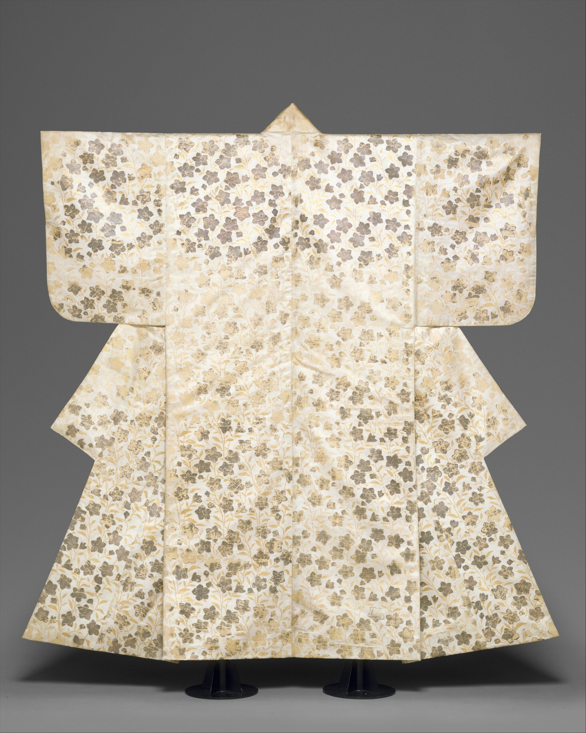 Patterns of traditional Japanese clothing (kimono) - Masterpieces of ...